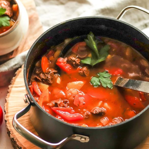 Rindergulasch mit Rotwein - zart & saftig
