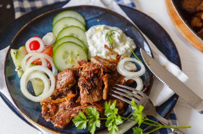Griechisches Gyros Rezept – einfach & knusprig aus der Pfanne