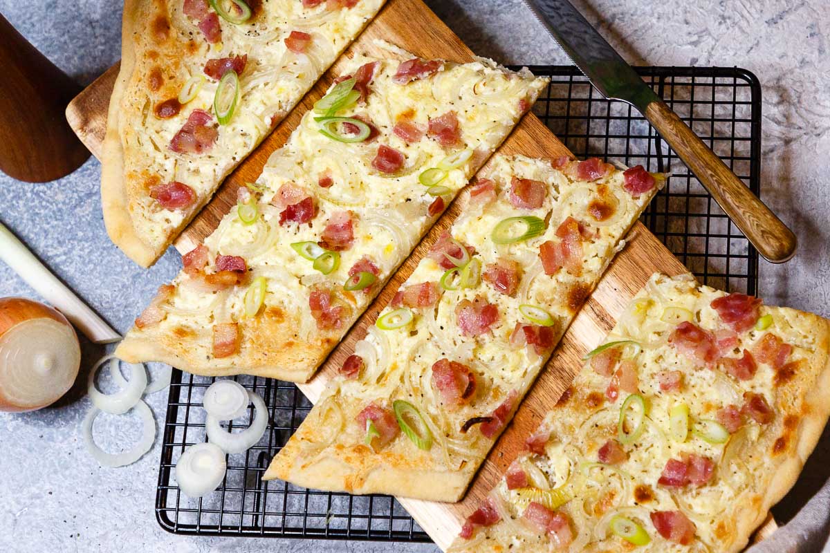 Flammkuchen mit Lachs & Zucchini