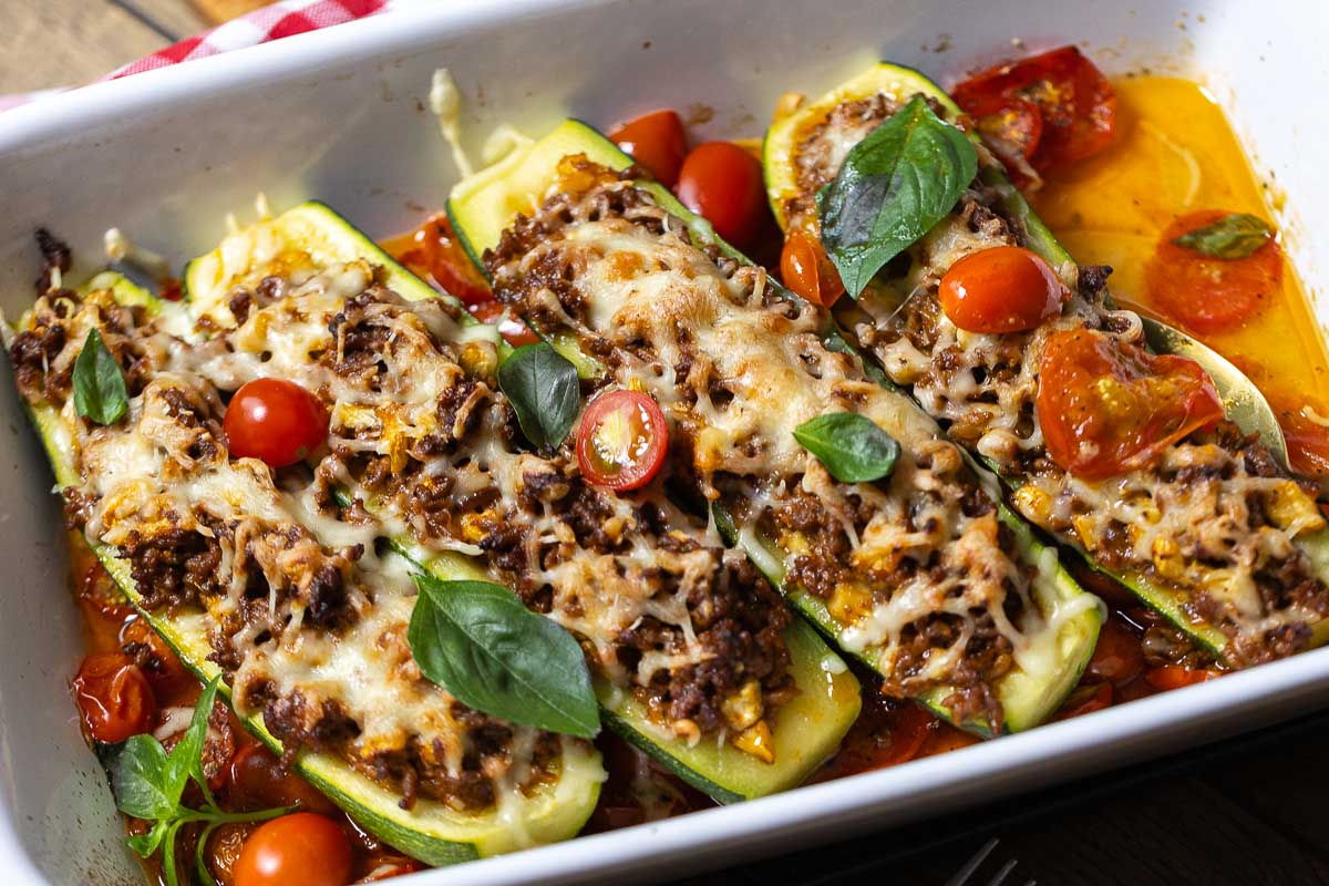 Gefüllte Zucchini mit Hackfleisch & Tomaten
